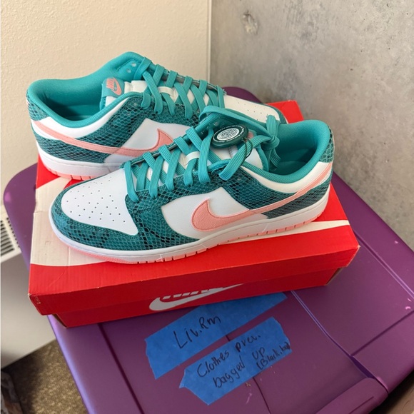 Nike | Shoes | Nike Turquoise And Coral Lowtops | Poshmark